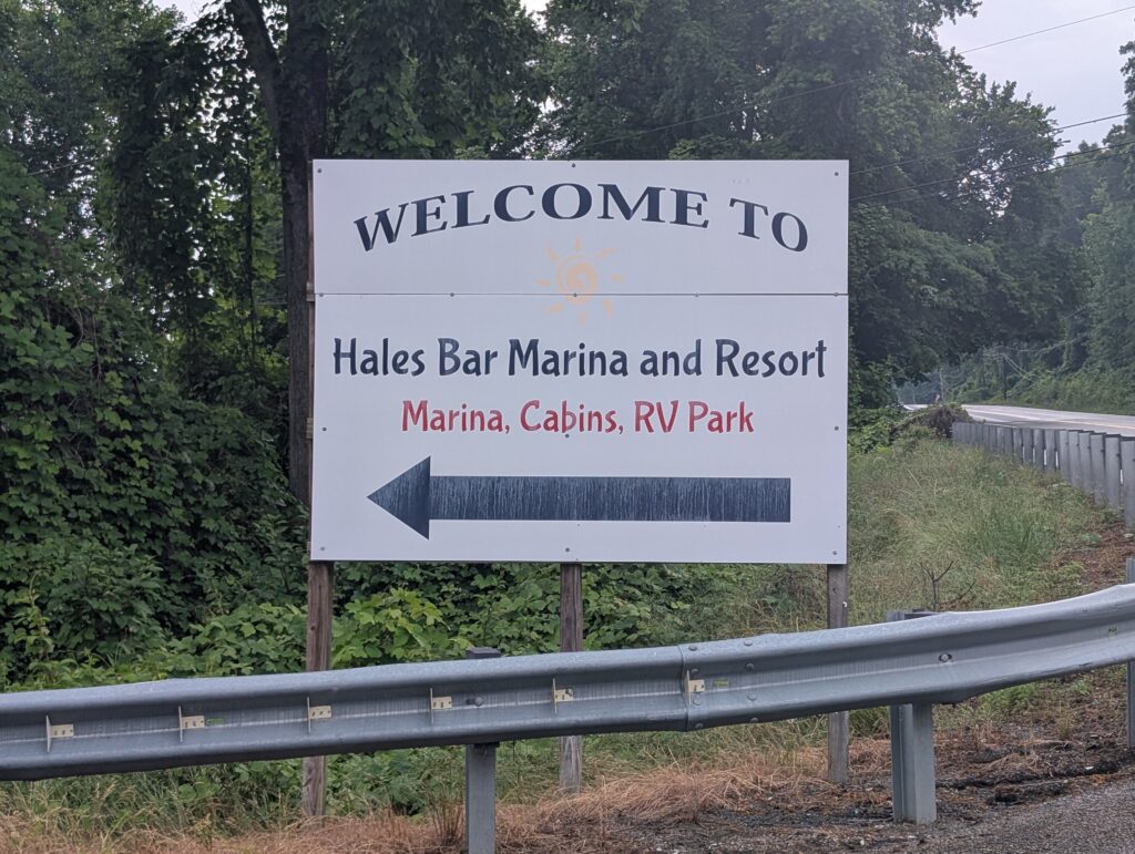 Boat rentals, history, and floating cabins at Hales Bar Marina & Resort ...